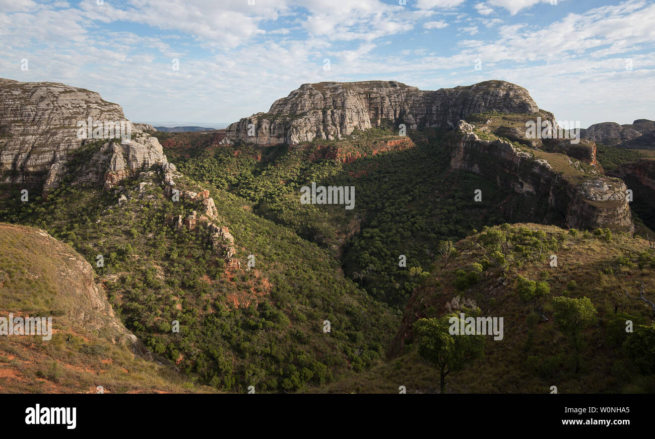 Isalo cliffs hi-res stock photography and images - Alamy
