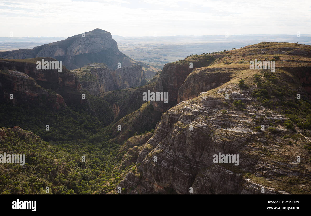 Isalo cliffs hi-res stock photography and images - Alamy