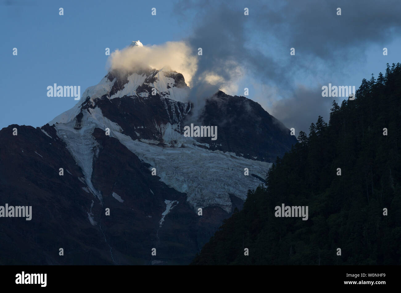 Ice and meri snow mountain hi-res stock photography and images - Alamy