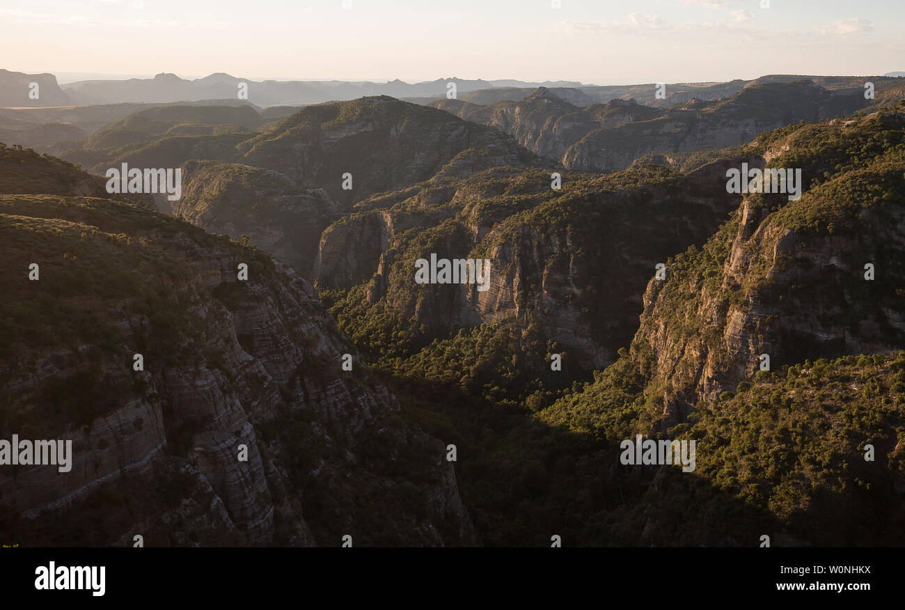Isalo cliffs hi-res stock photography and images - Alamy