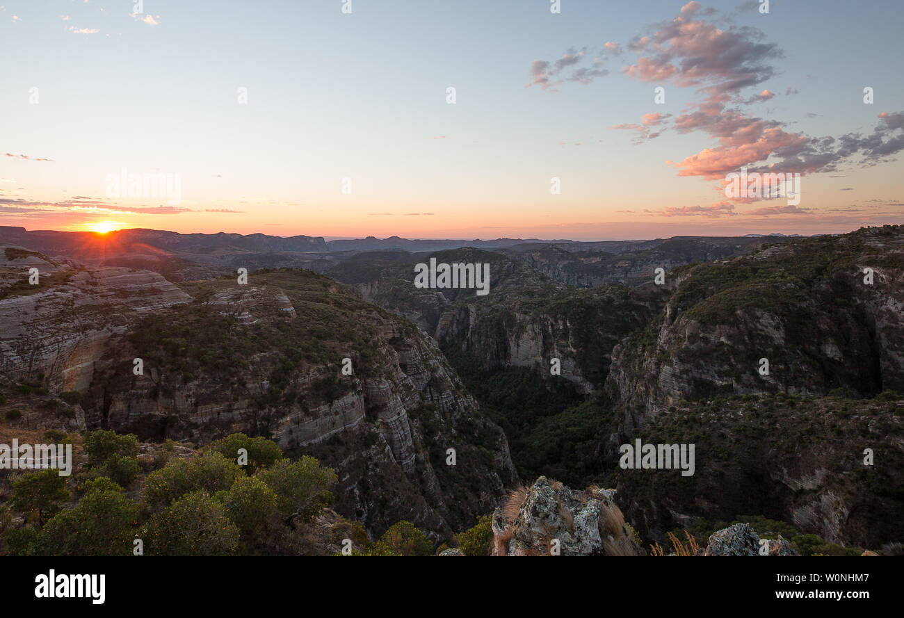 Isalo cliffs hi-res stock photography and images - Alamy
