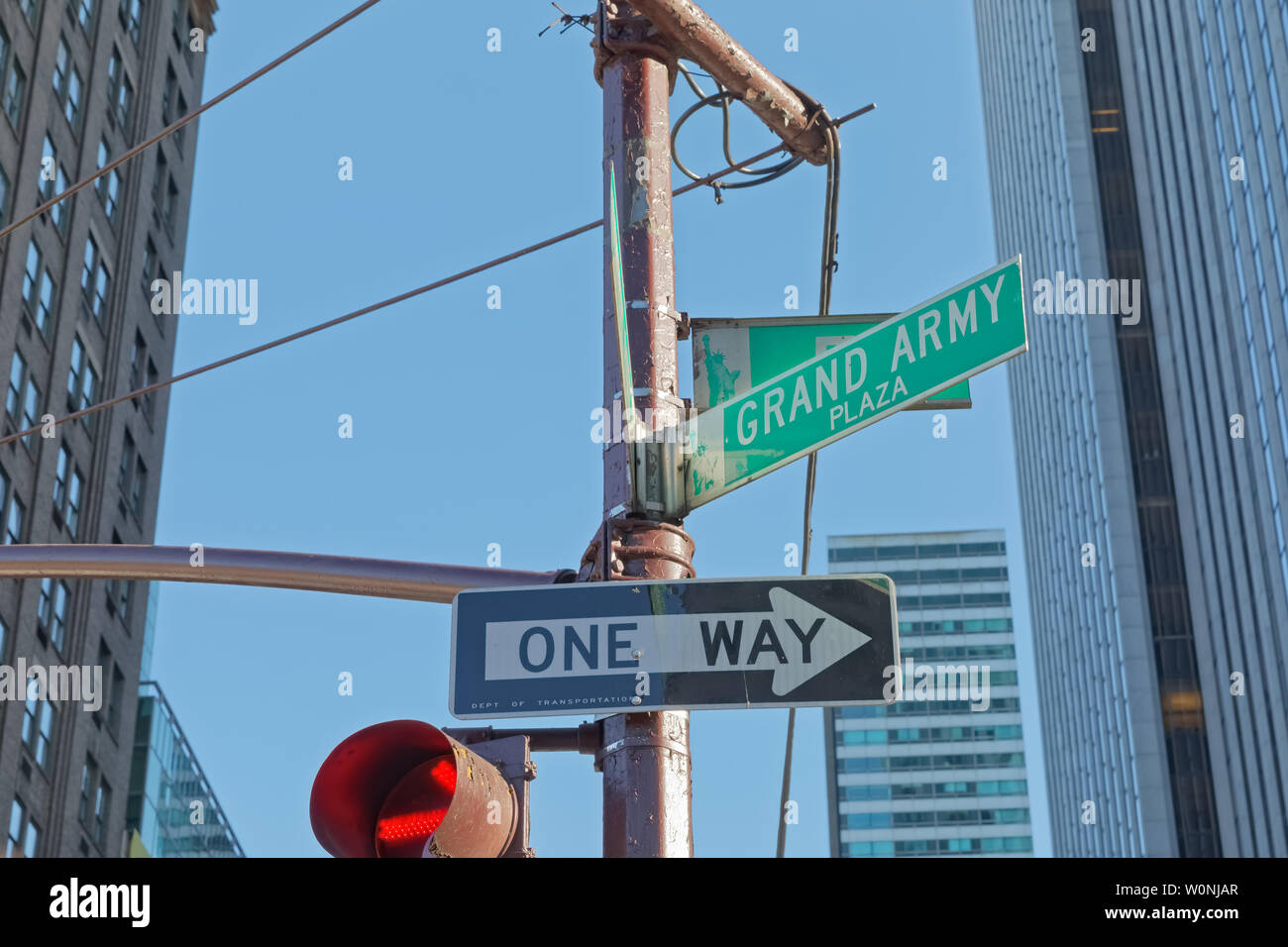 New York Manhattan Grand Army Plaza street signs Stock Photo - Alamy