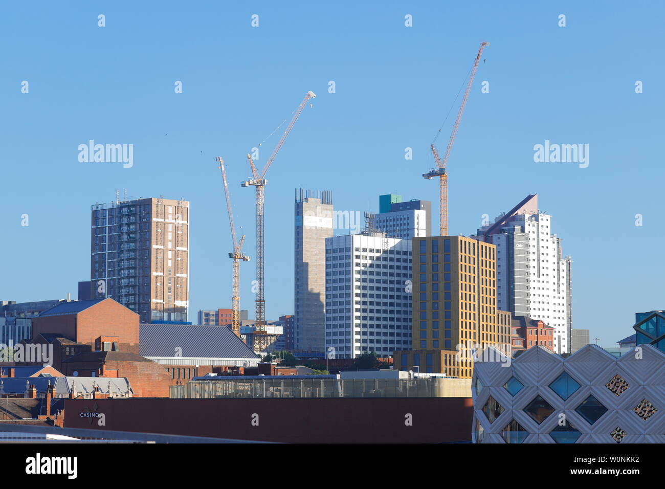 Leeds city skyline under construction hi-res stock photography and ...