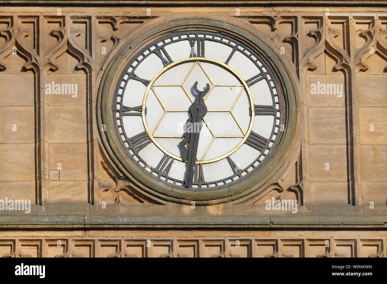 Leeds clocks hi-res stock photography and images - Alamy