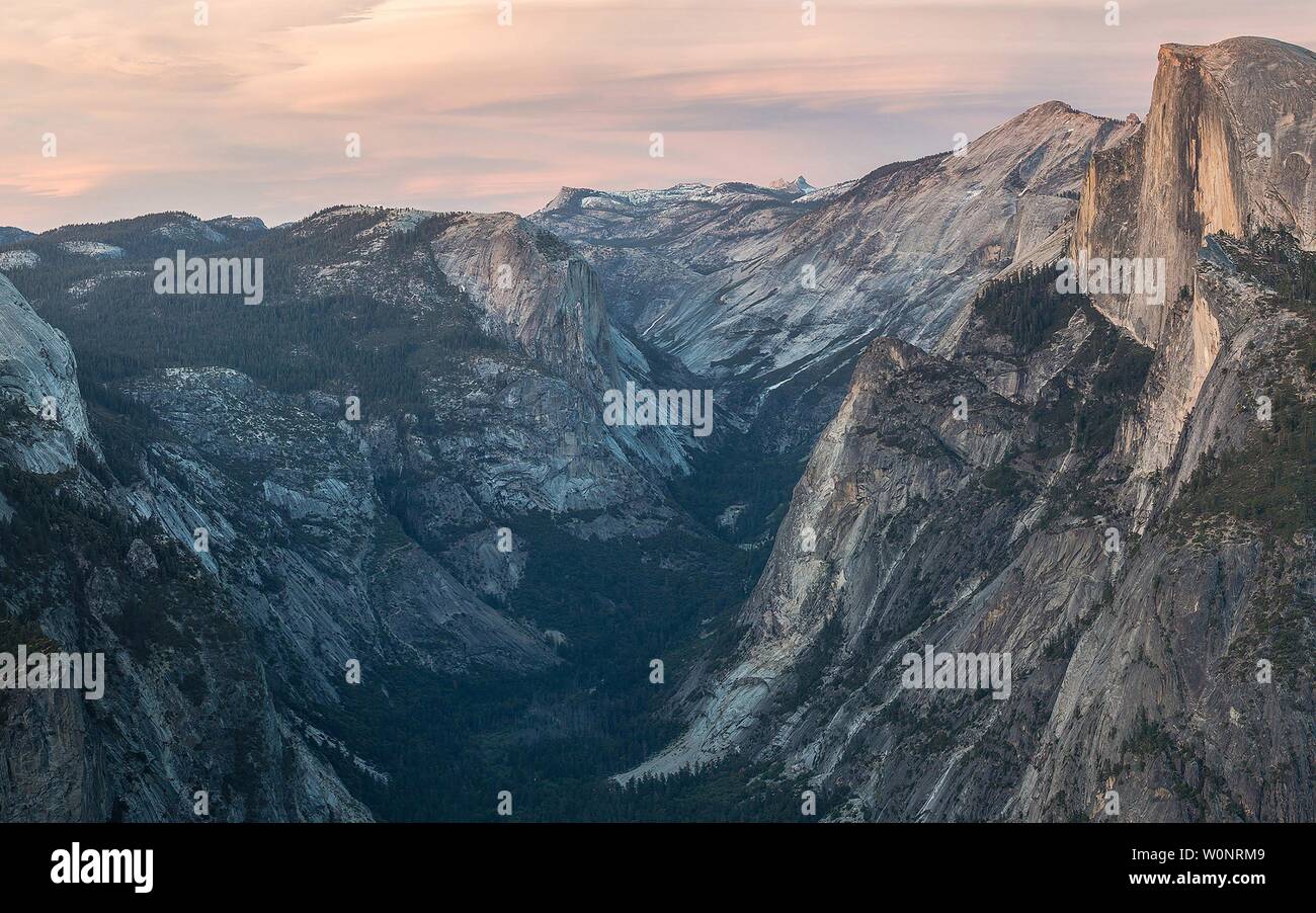 Gao shan hi-res stock photography and images - Alamy