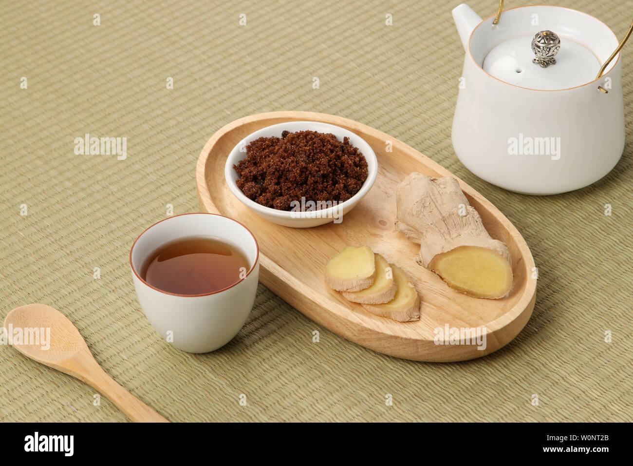 Brown sugar ginger tea Stock Photo - Alamy