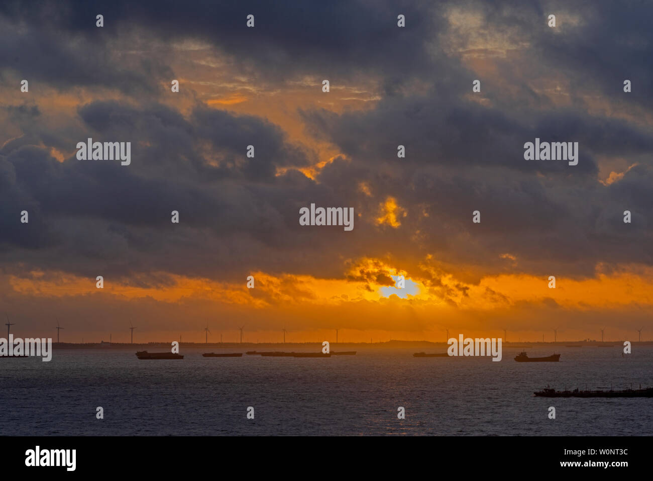 The sunset typhoon hi-res stock photography and images - Alamy