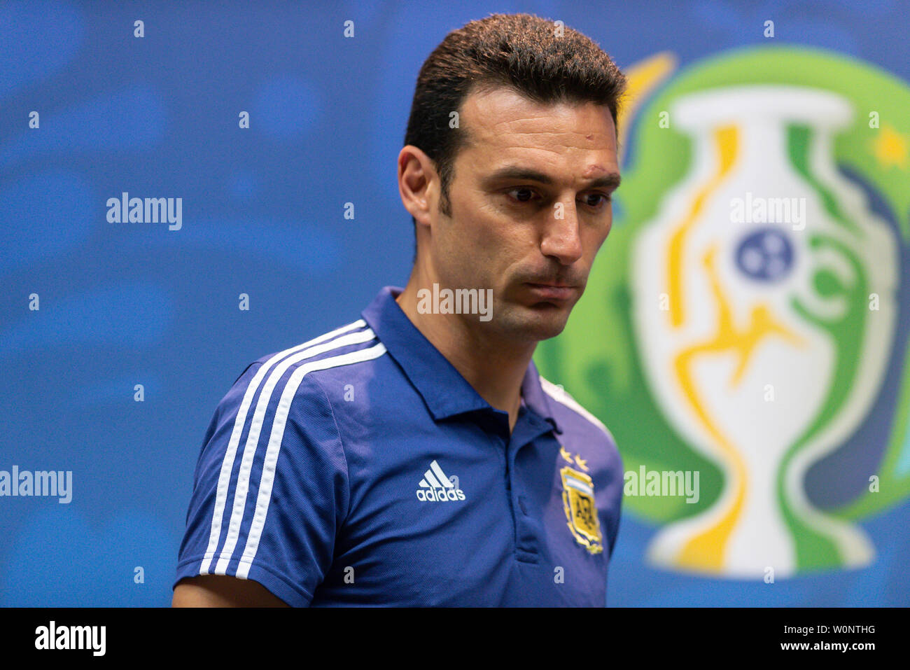 Lionel scaloni conference hi-res stock photography and images - Alamy