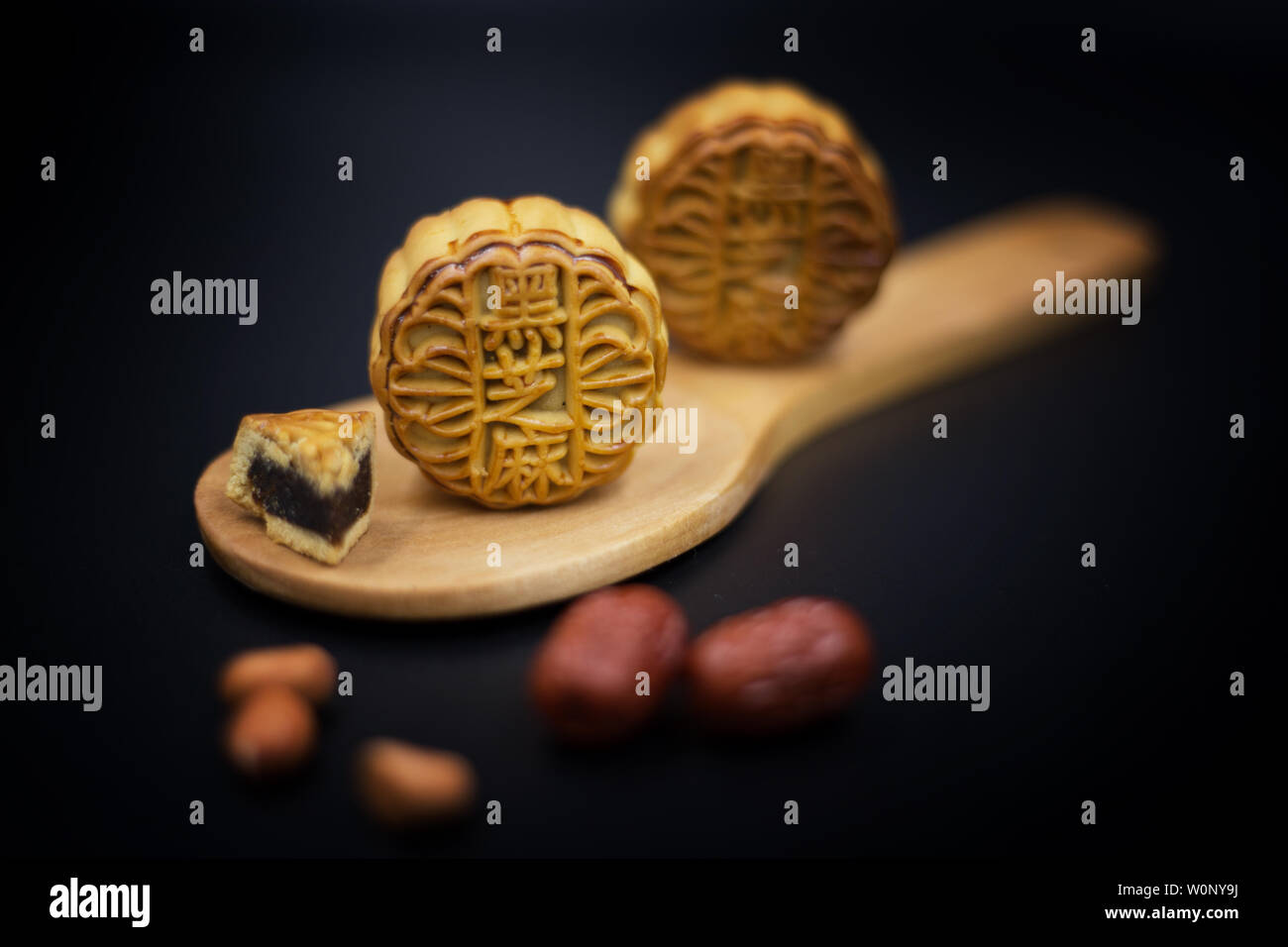 Chinese traditional cuisine Mid-Autumn Festival moon cake tea set Stock ...