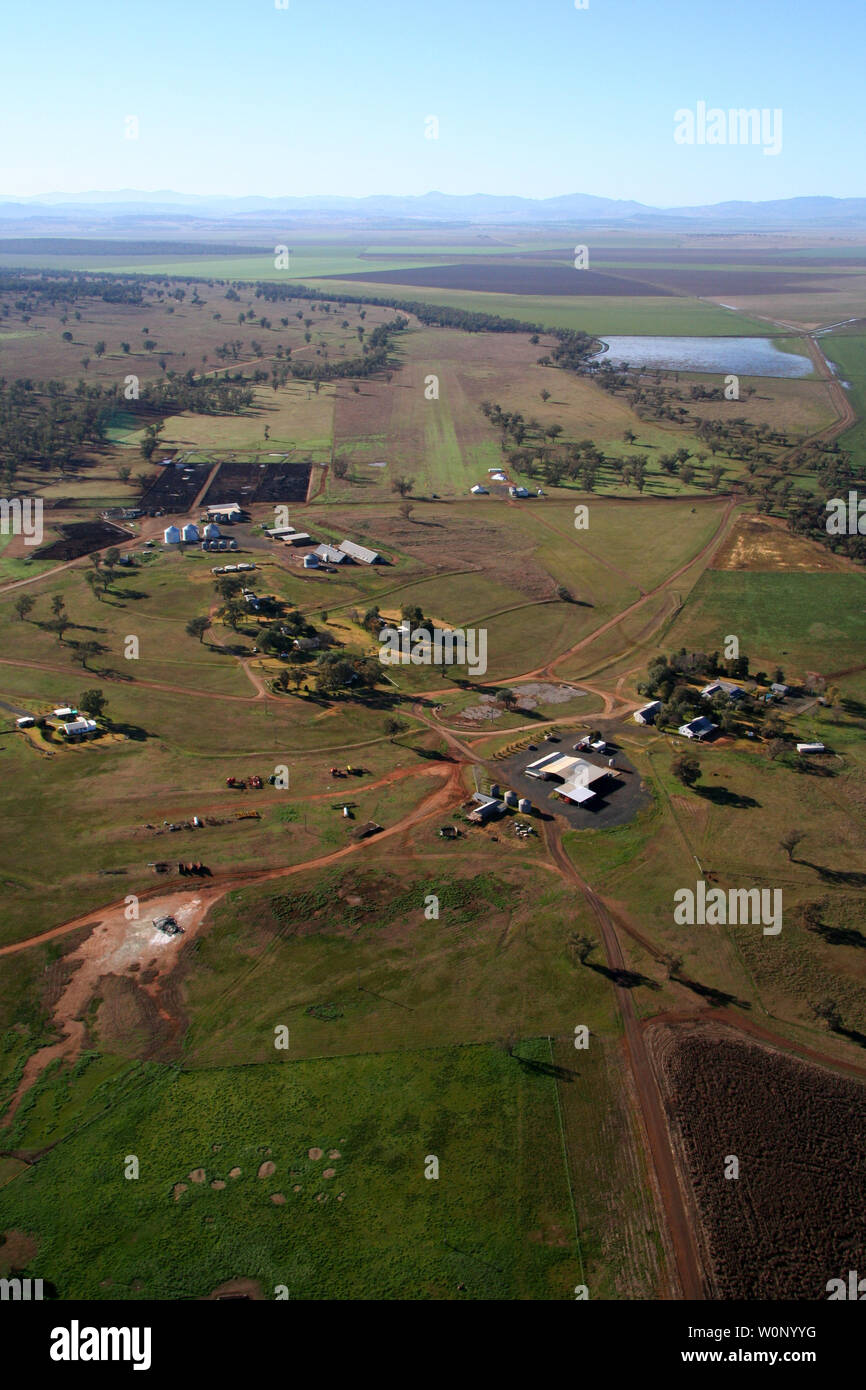 farm on the liverpool plains northern nsw Stock Photo - Alamy
