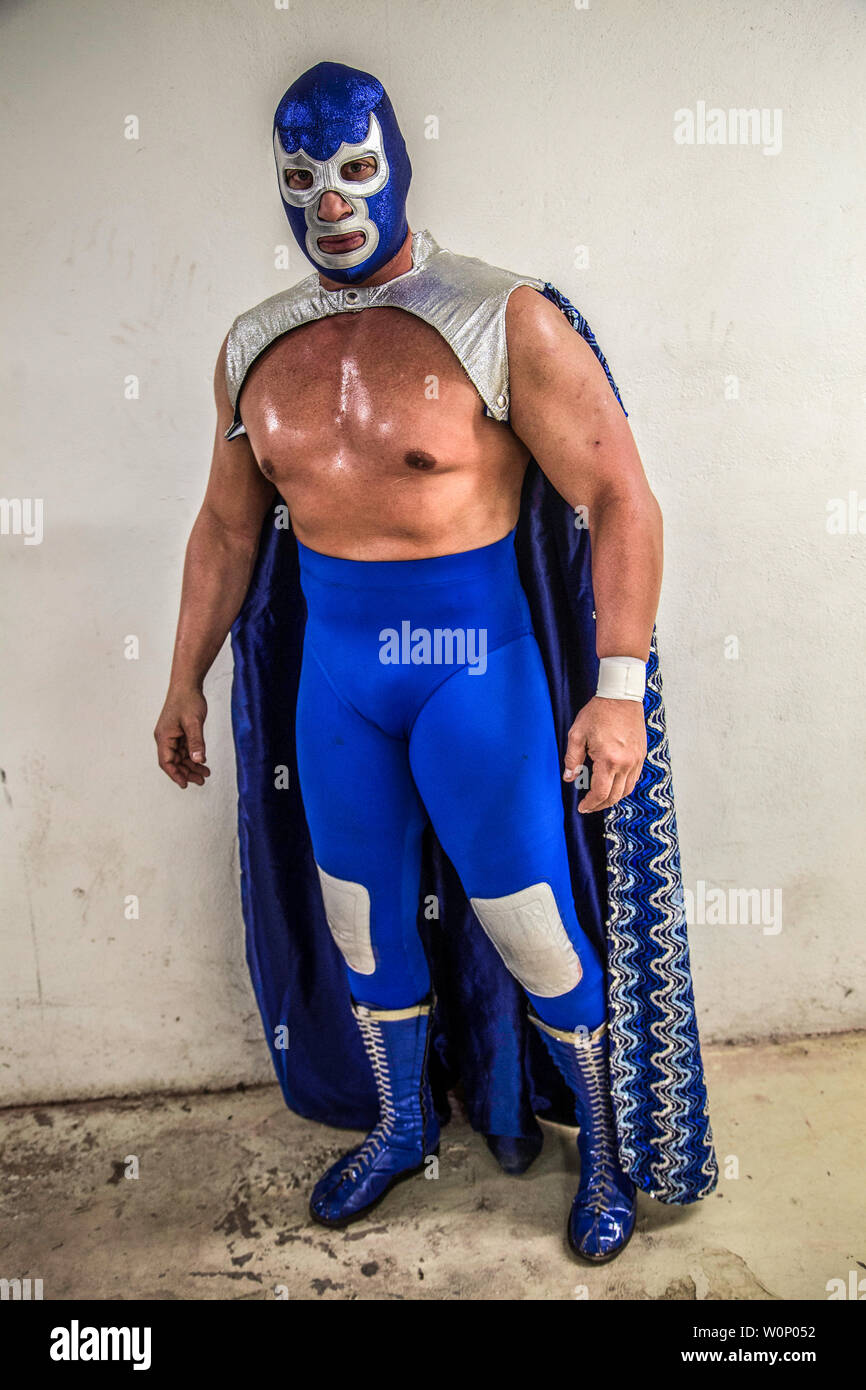 The Mexican wrestler Blue Demon Jr. Is the superhero that Mexico needs ...