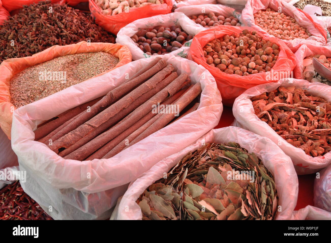 Peppers pictures hi-res stock photography and images - Alamy