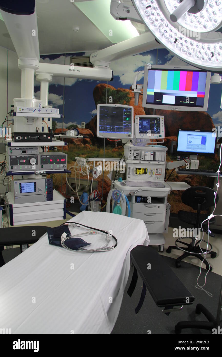 Hospital operating theatre instruments hi-res stock photography and ...