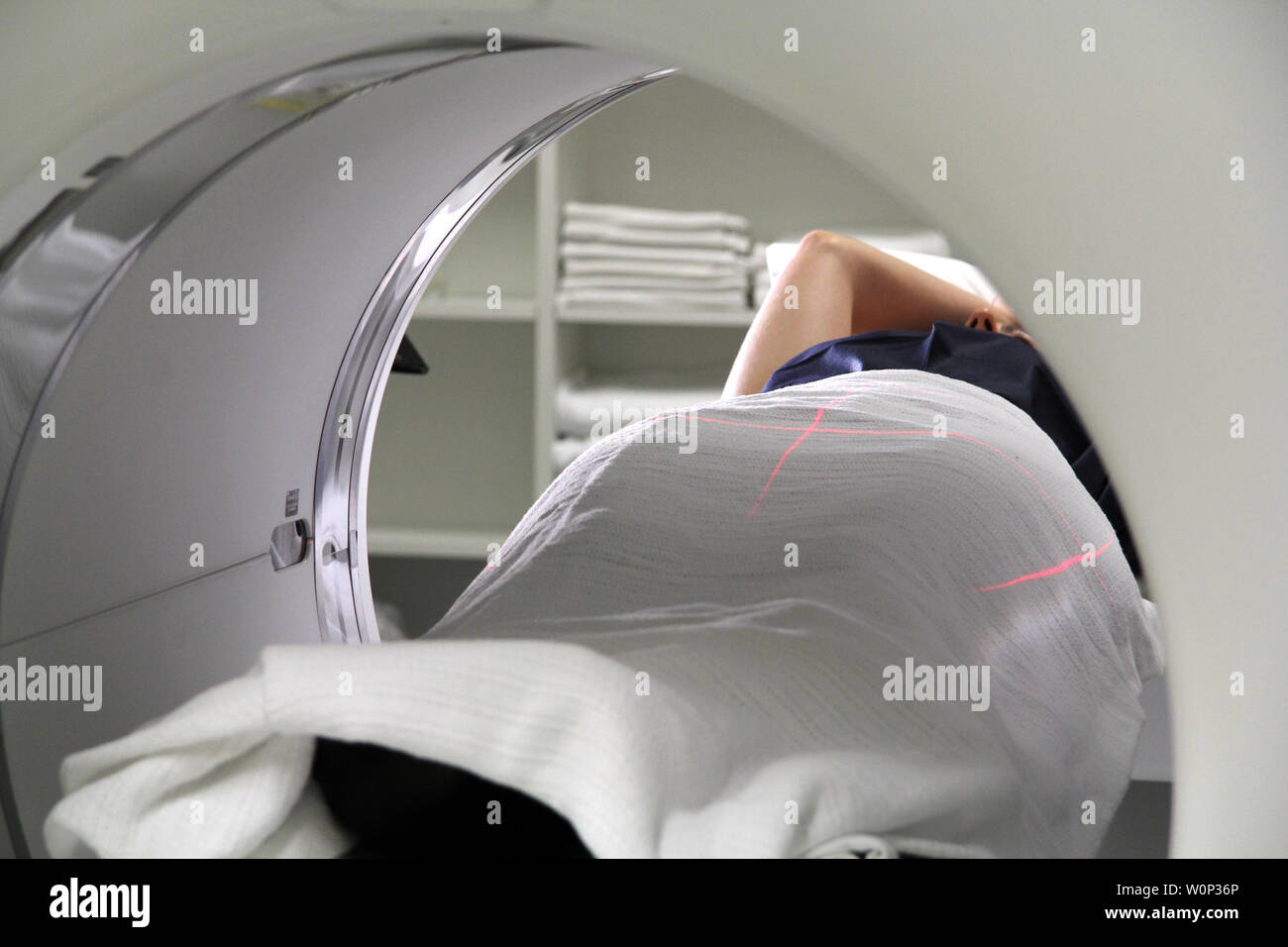 patient getting an MRI Stock Photo - Alamy