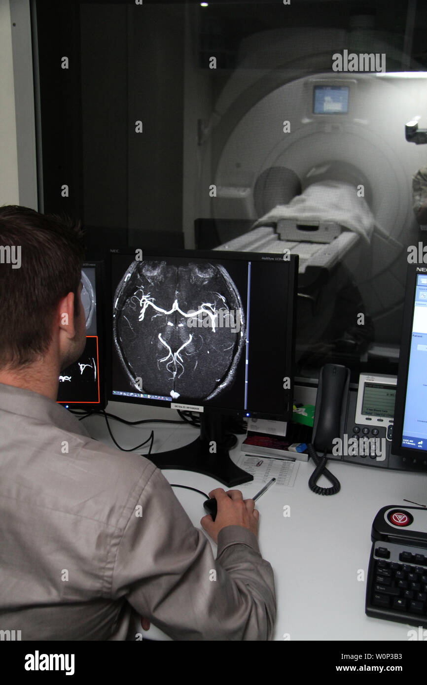 patient getting an MRI Stock Photo - Alamy