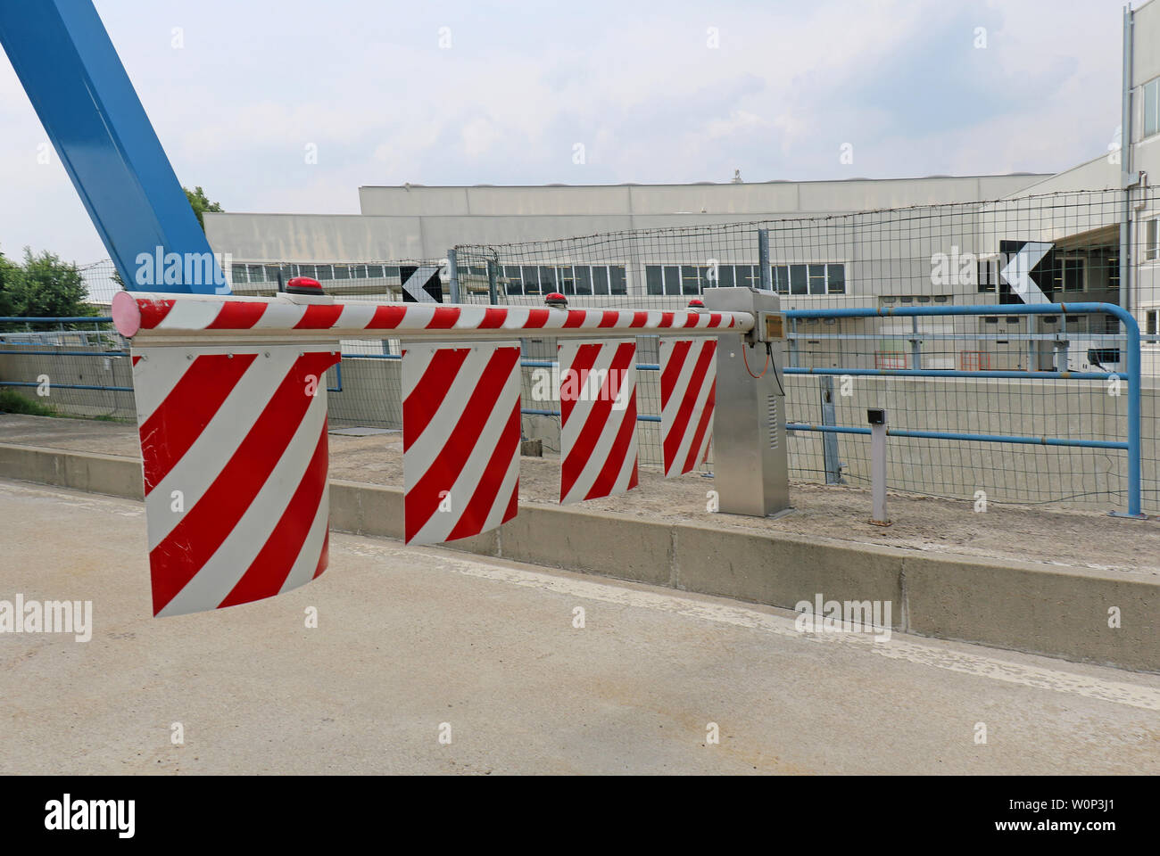 Ramp closed sign hi-res stock photography and images - Alamy