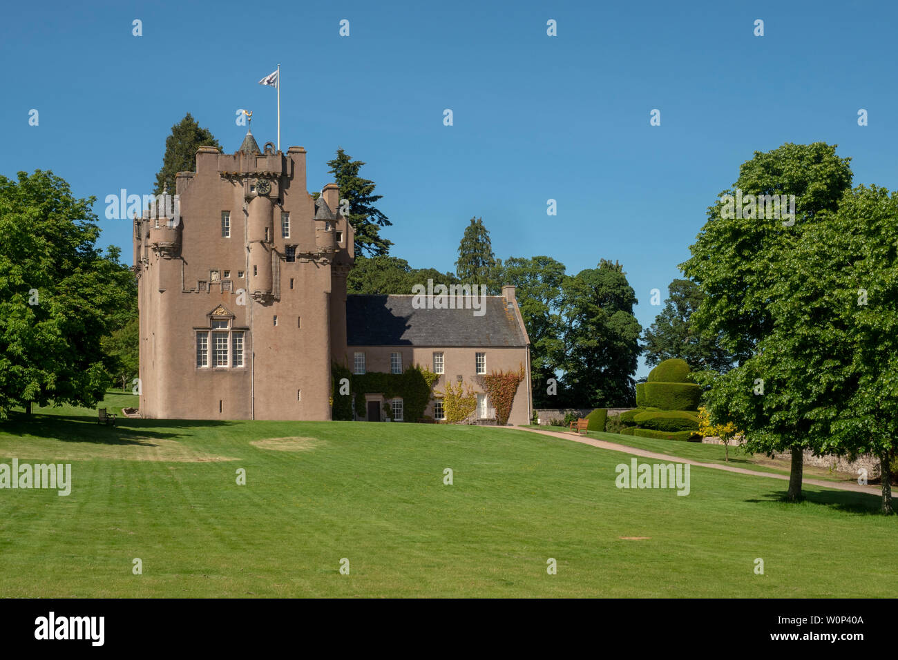 Crathes castle hi-res stock photography and images - Alamy