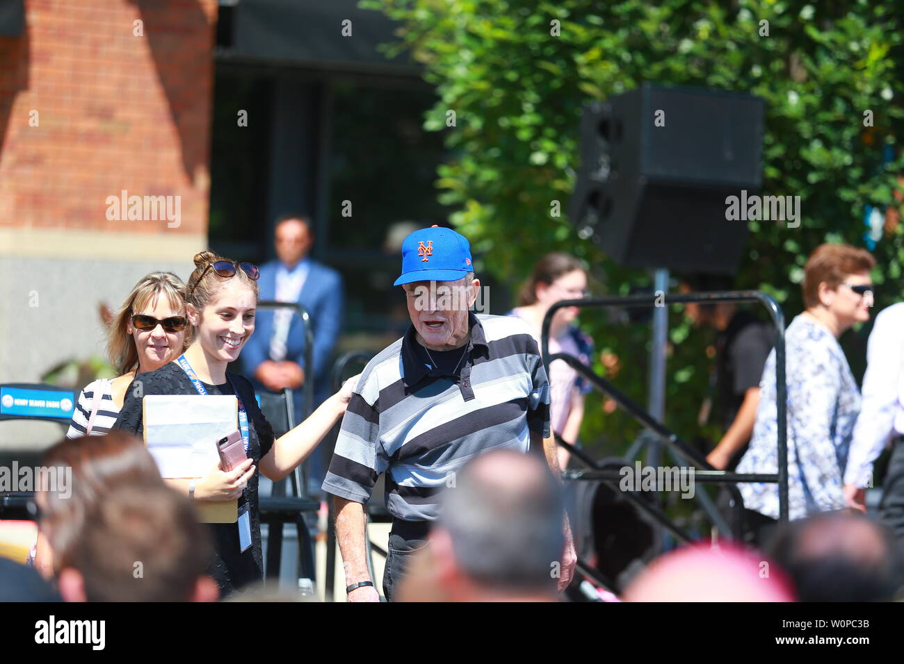 NEW YORK, NEW YORK - JUNE 27: Former New York Mets catcher Jerry Grote ...