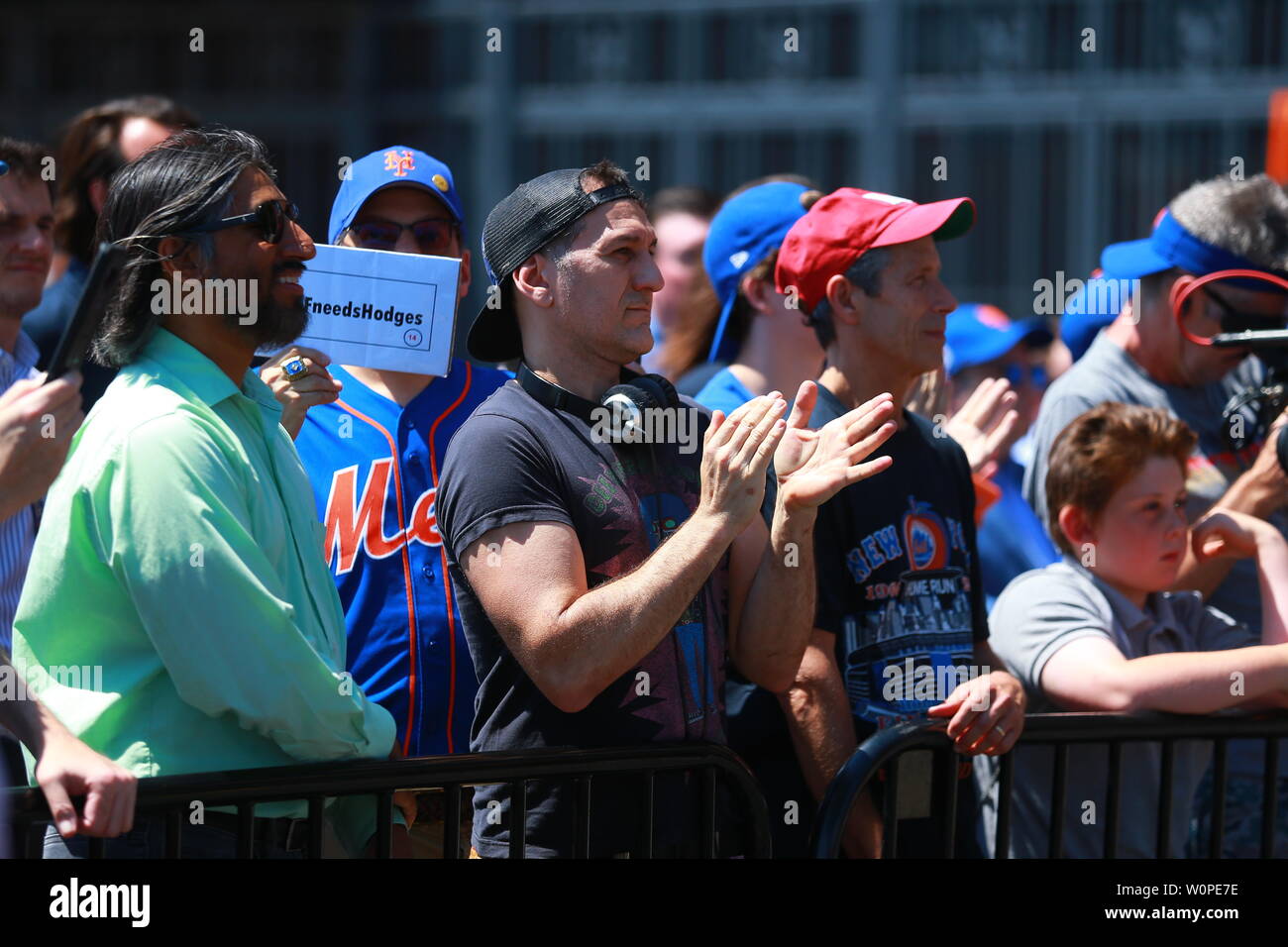 New york mets fans hi-res stock photography and images - Alamy