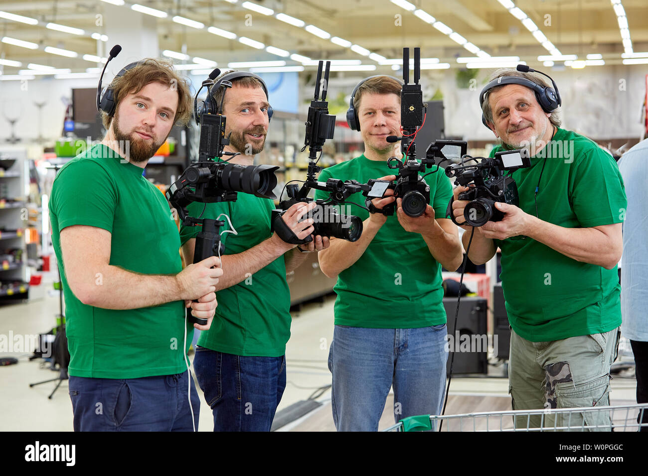 Camera crew hi-res stock photography and images - Alamy