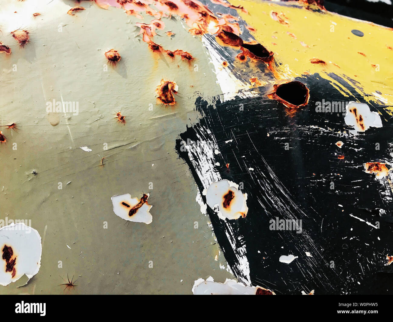 Crippled cars hi-res stock photography and images - Alamy