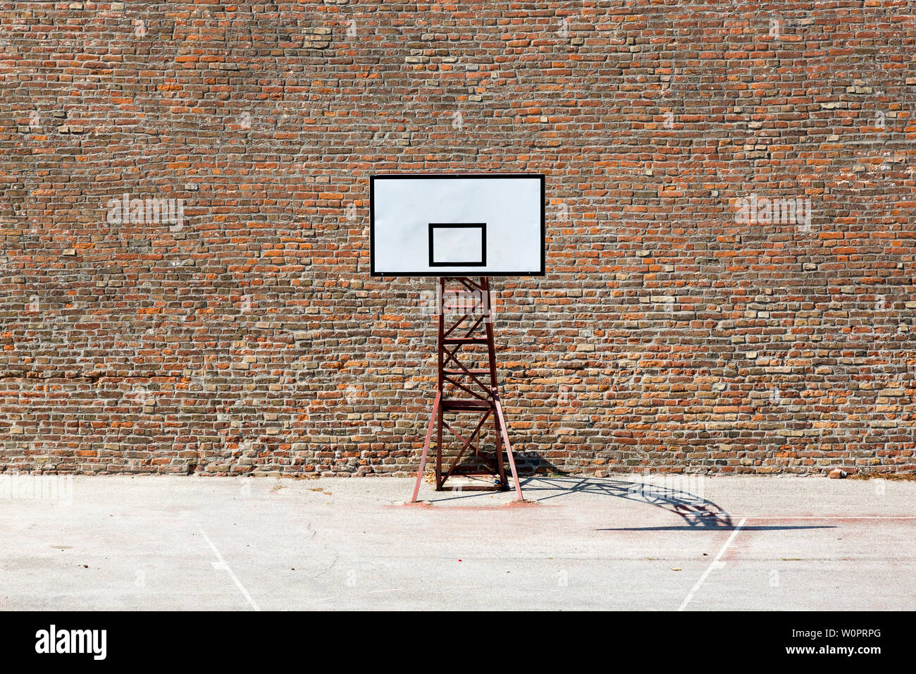 Basketball shield hi-res stock photography and images - Alamy