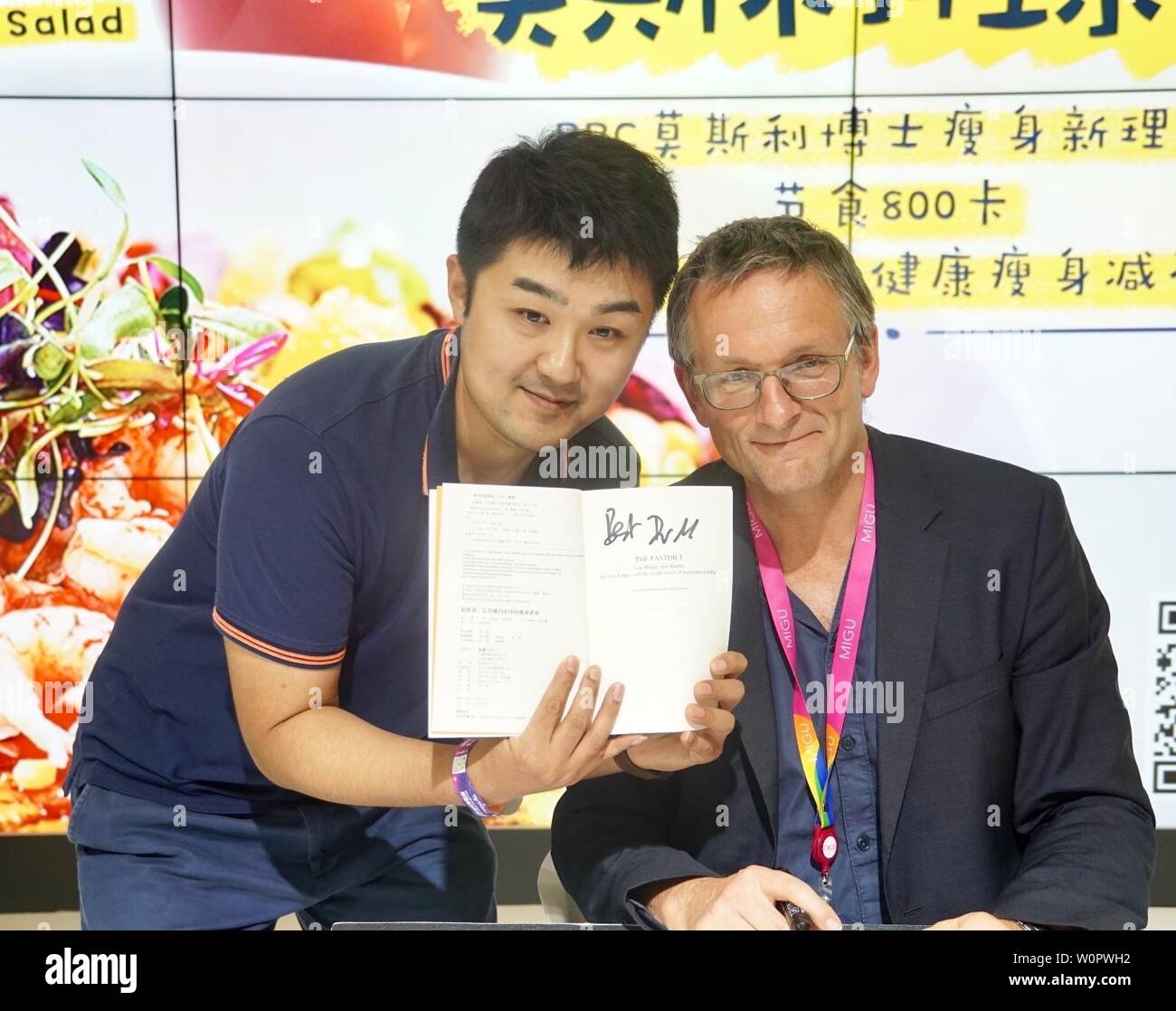 Michael mosley book hi-res stock photography and images - Alamy