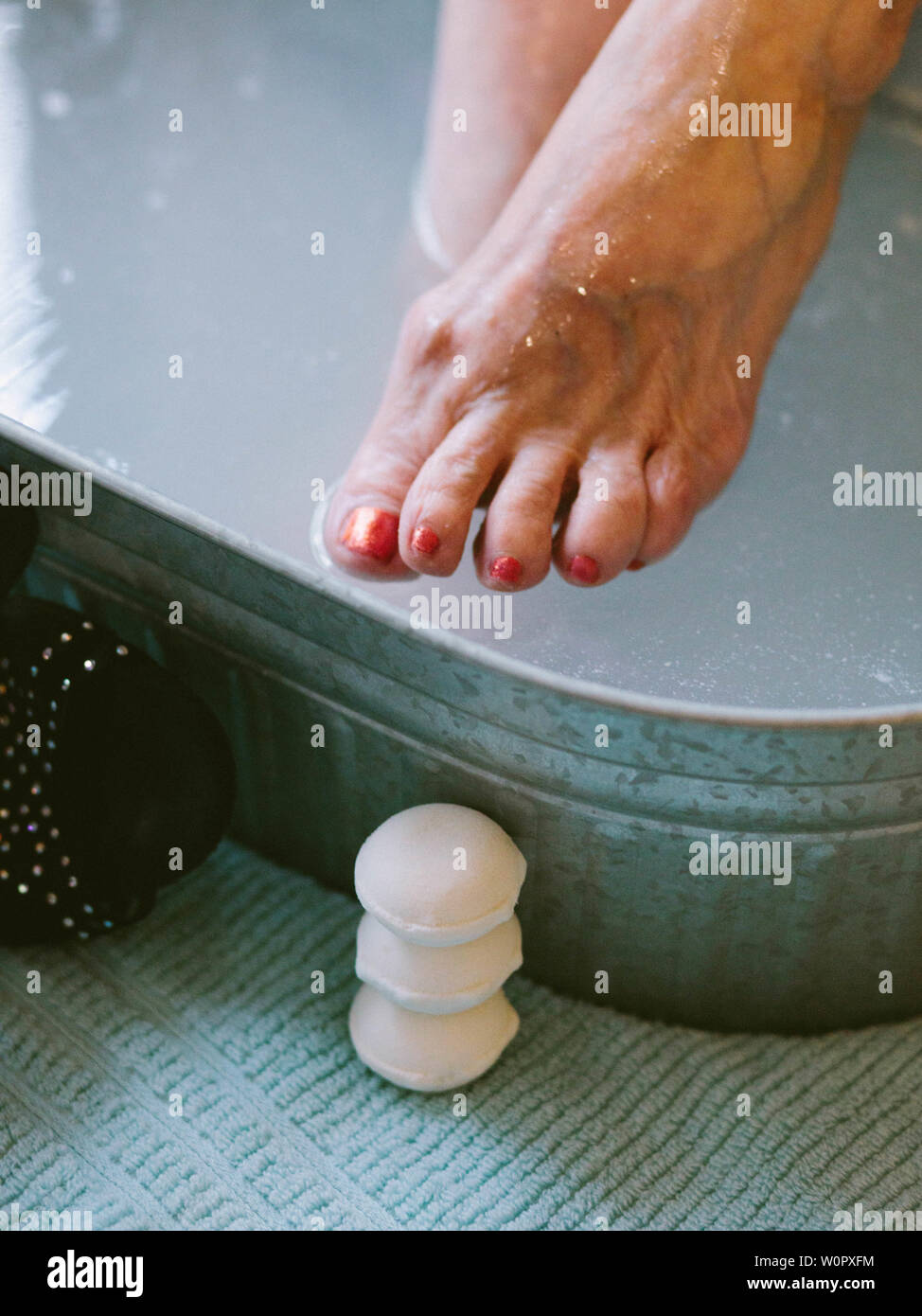 Dipping bath hi-res stock photography and images - Alamy