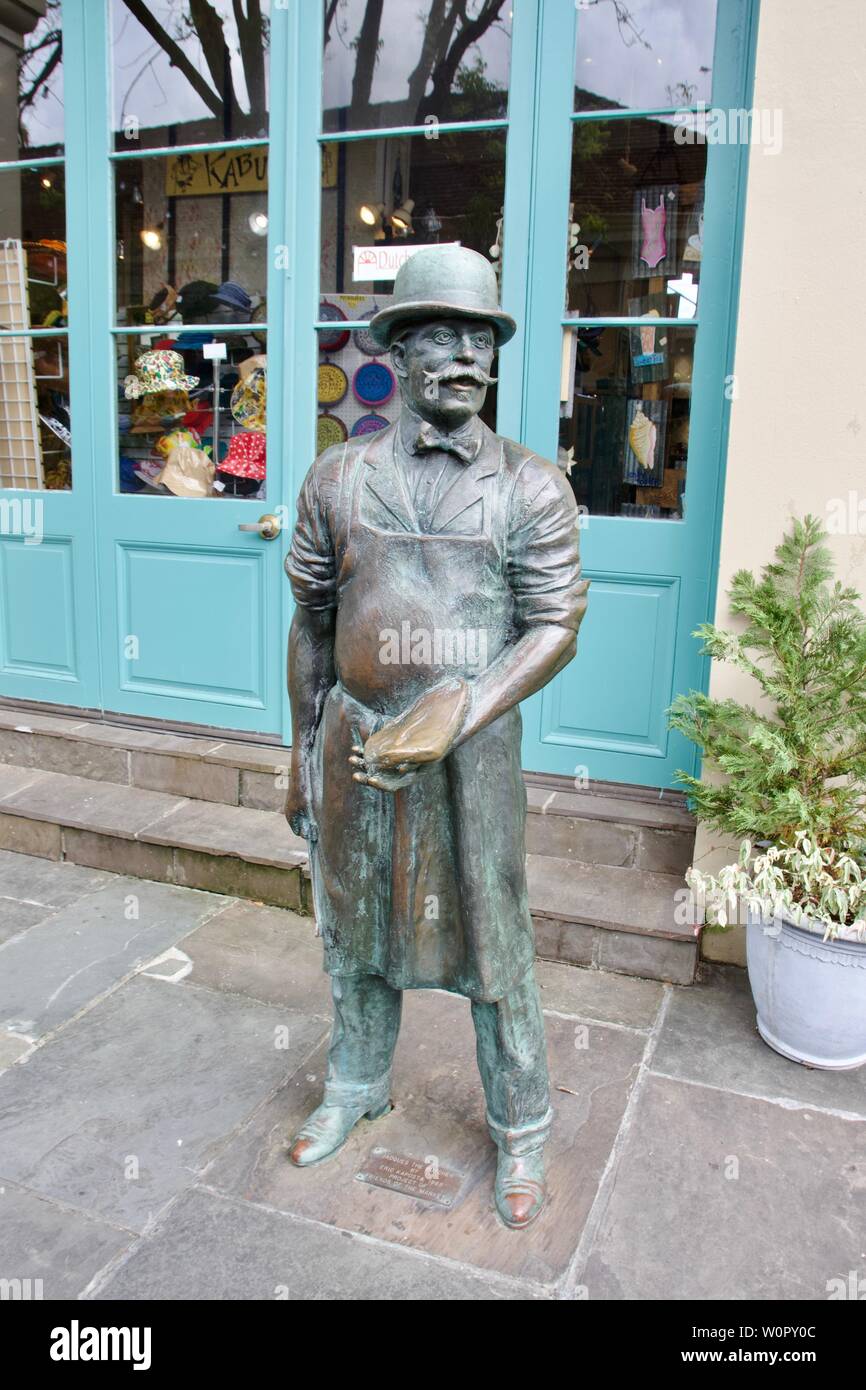 Statue eric kaposta hi-res stock photography and images - Alamy