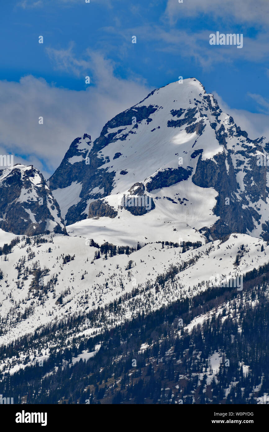 Snow mountain top hi-res stock photography and images - Alamy