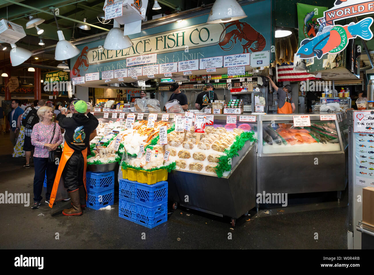Display of fresh seafood hi-res stock photography and images - Alamy