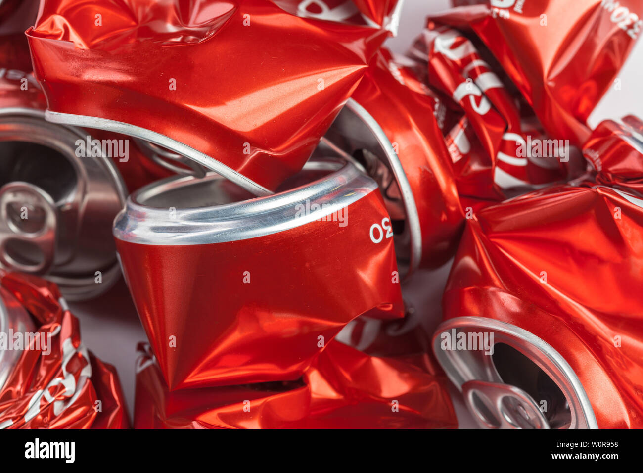 Compressed aluminium can Stock Photo - Alamy