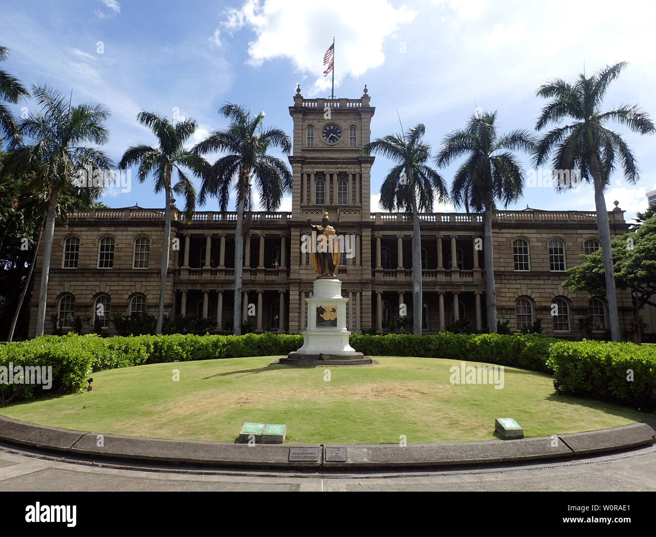 Statue of King Kamehameha in downtown Honolulu, Hawaii. statue stands ...