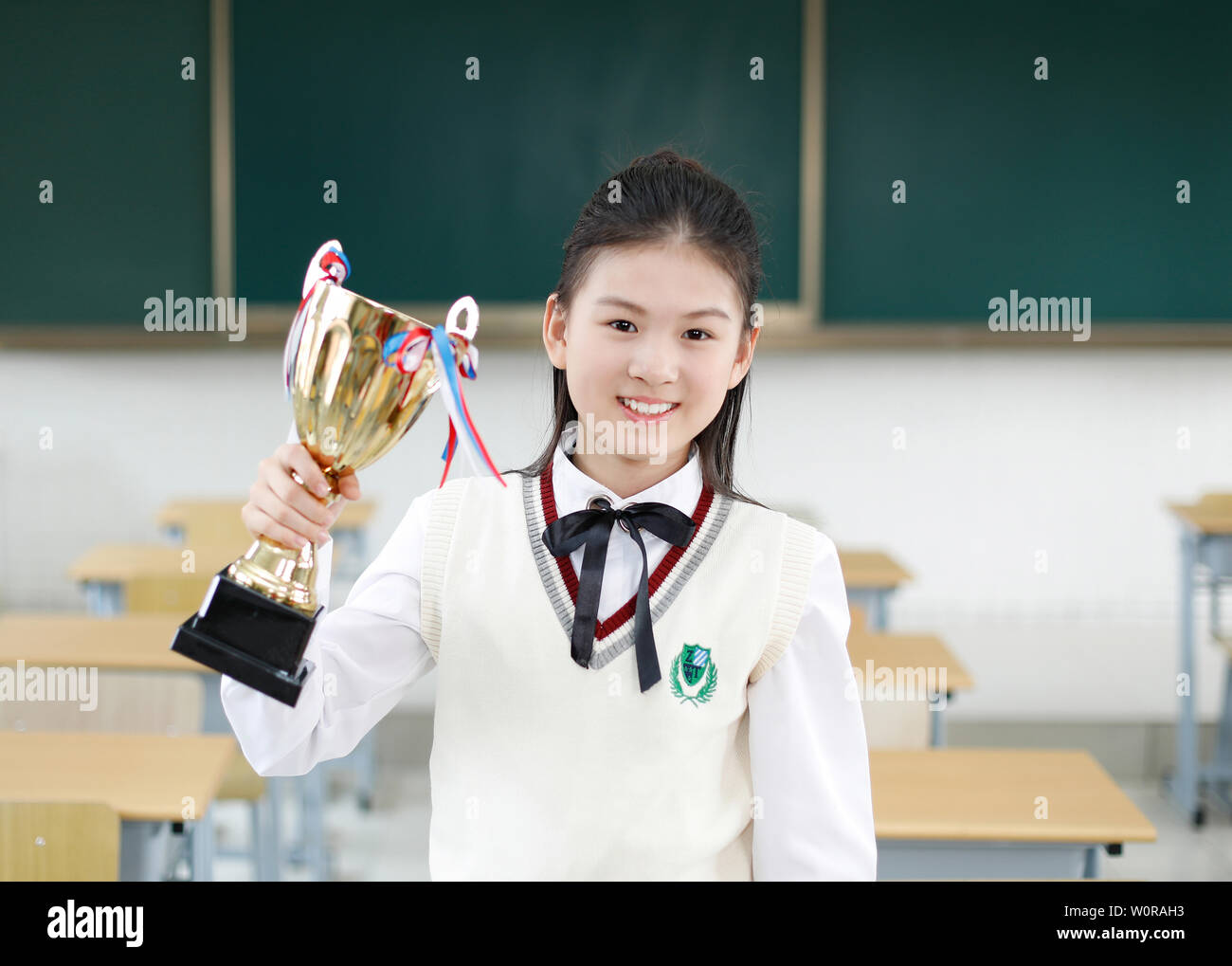 Chinese girl 13 years old hi-res stock photography and images - Alamy