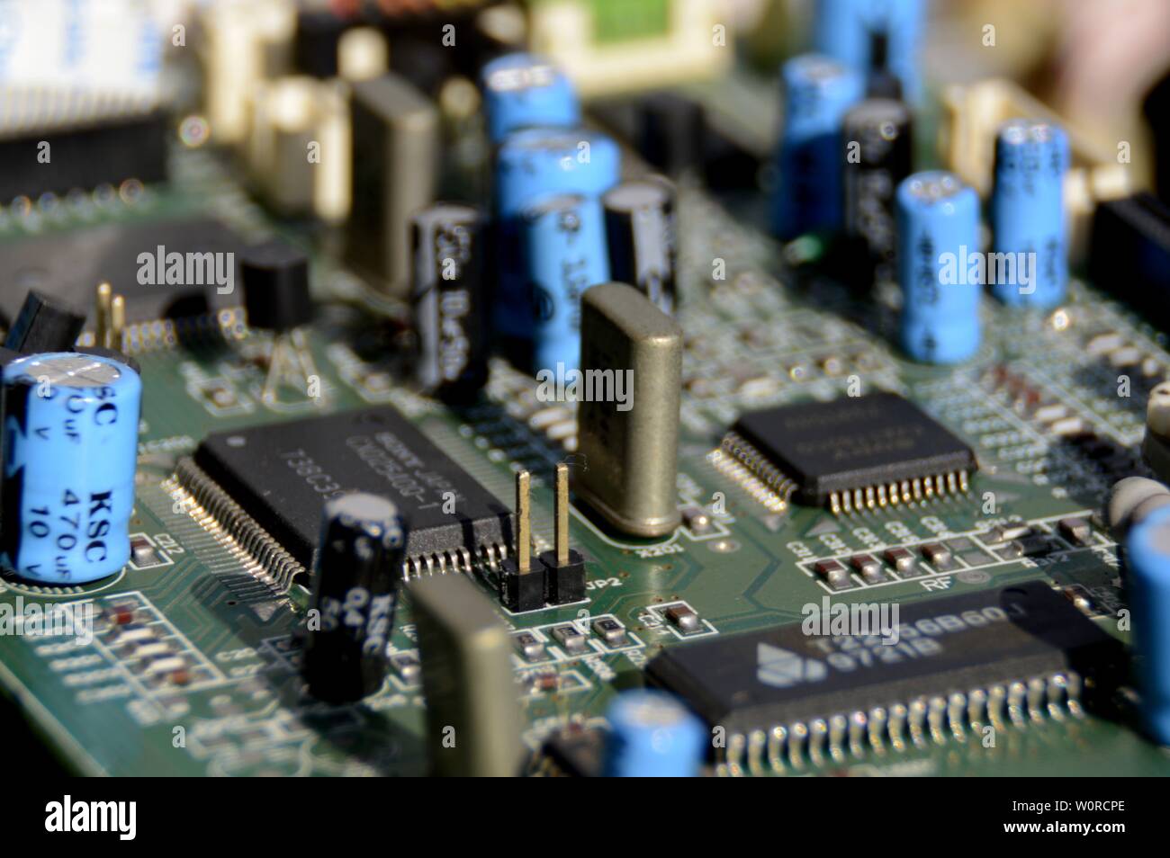 Microscopic circuits hi-res stock photography and images - Alamy