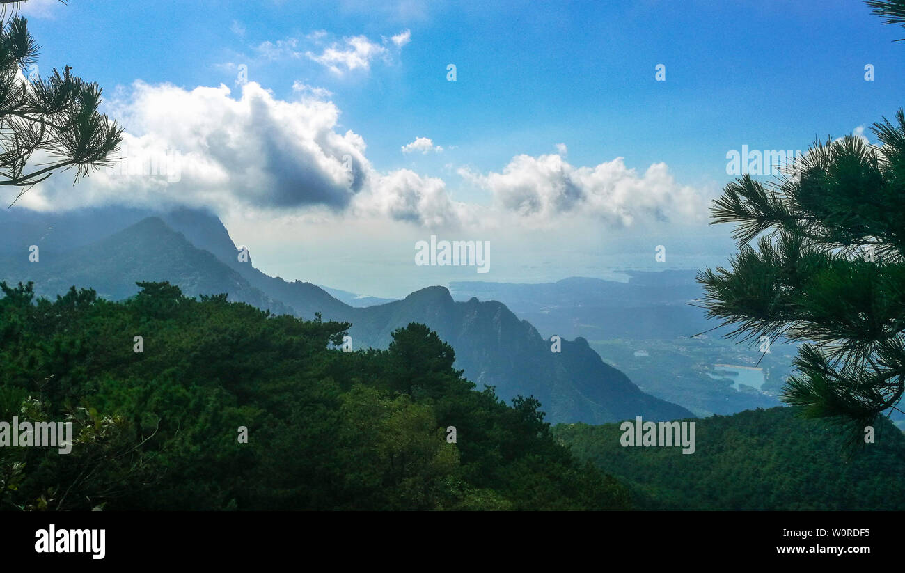 Jiangxi scenic lakes hi-res stock photography and images - Alamy