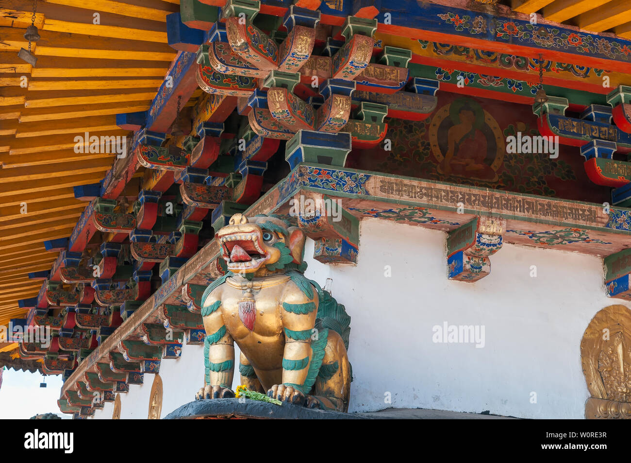 Jokhang Temple in Lhasa Stock Photo - Alamy