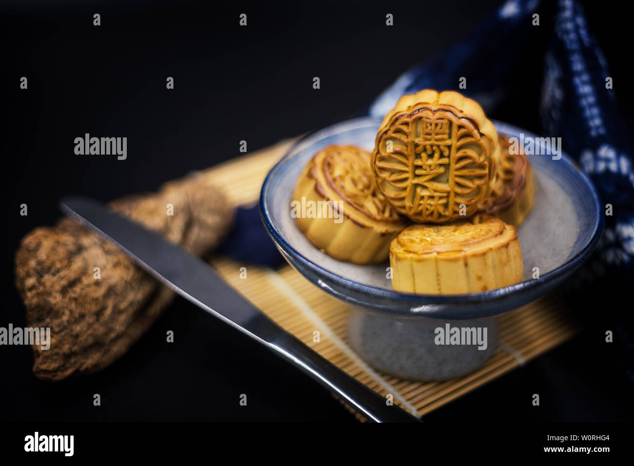 Chinese traditional cuisine Mid-Autumn Festival moon cake tea set Stock ...