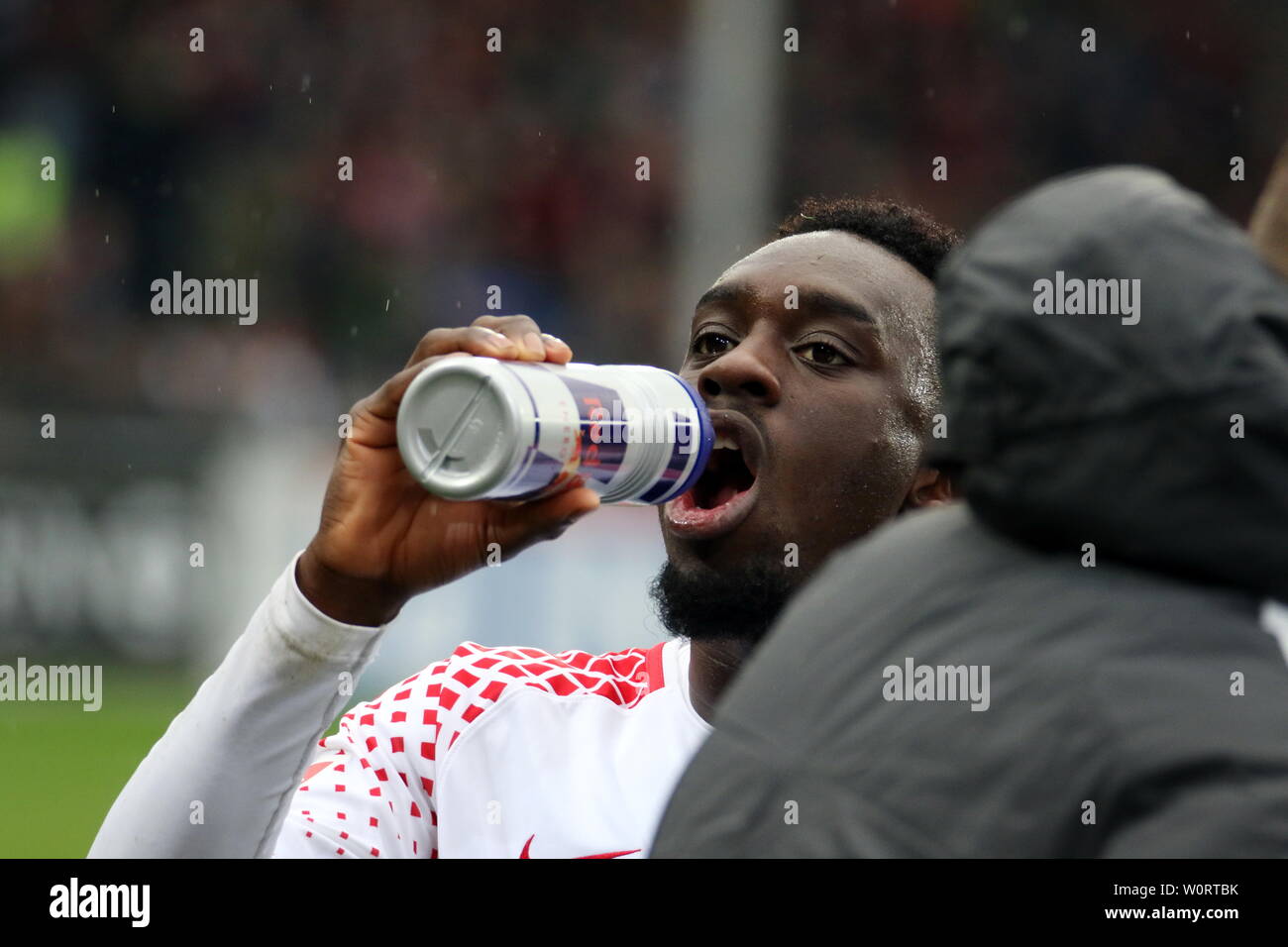 Jean-Kevin Augustin (Leipzig) trinkt RedBull Stock Photo - Alamy