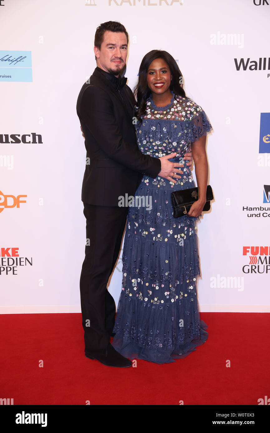 Stilvolle Mann Von Motsi Mabuse Fotos