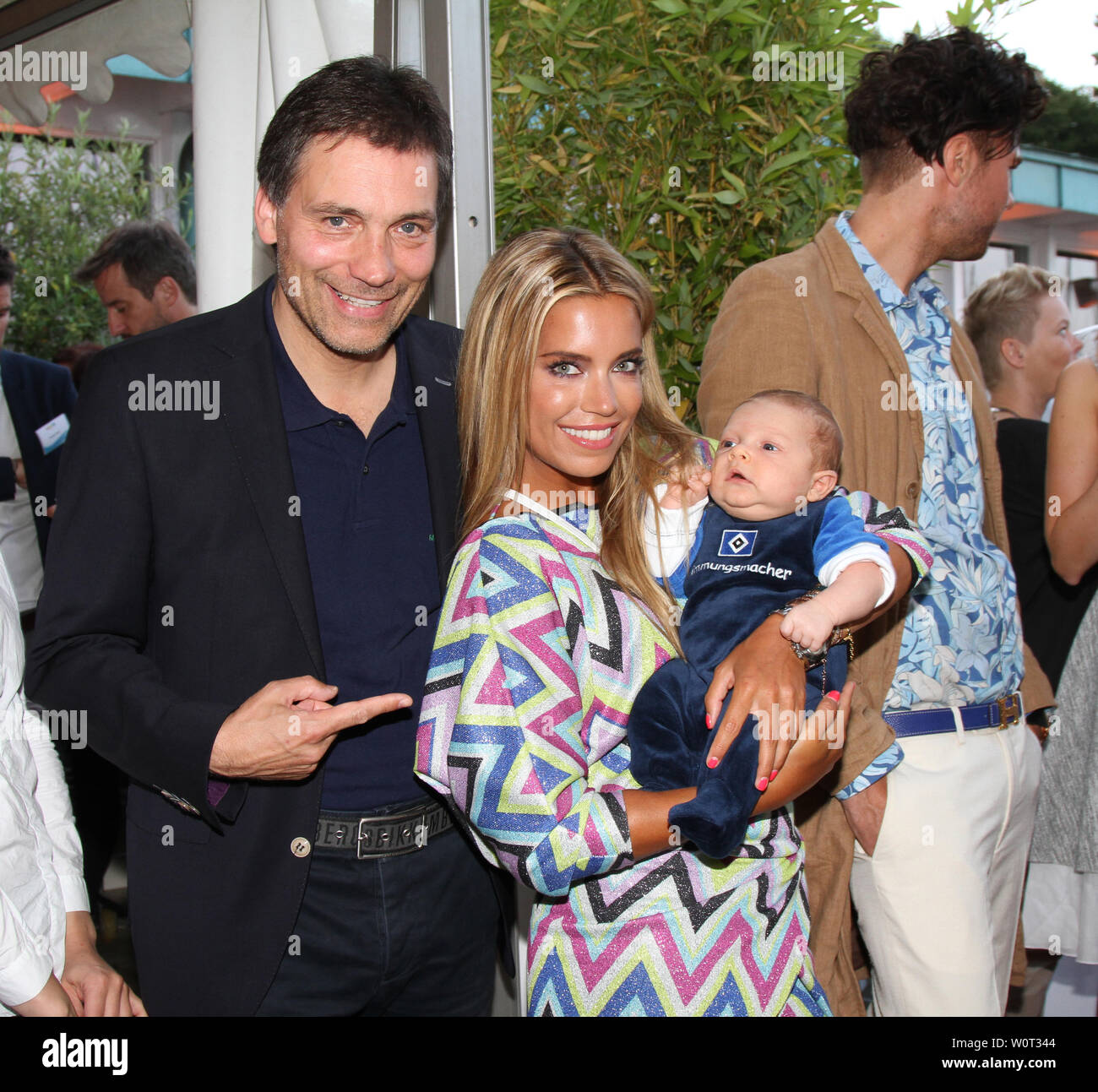 Sylvie Meis mit Baby Alexander Lucien Rienau und David Rienau beim RTL ...