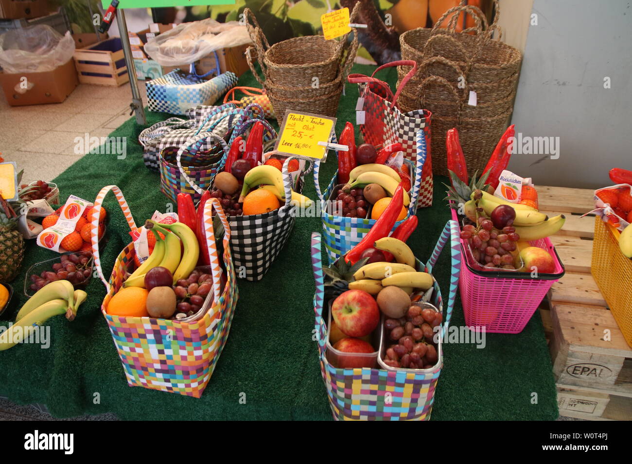 Korb detail hi-res stock photography and images - Alamy