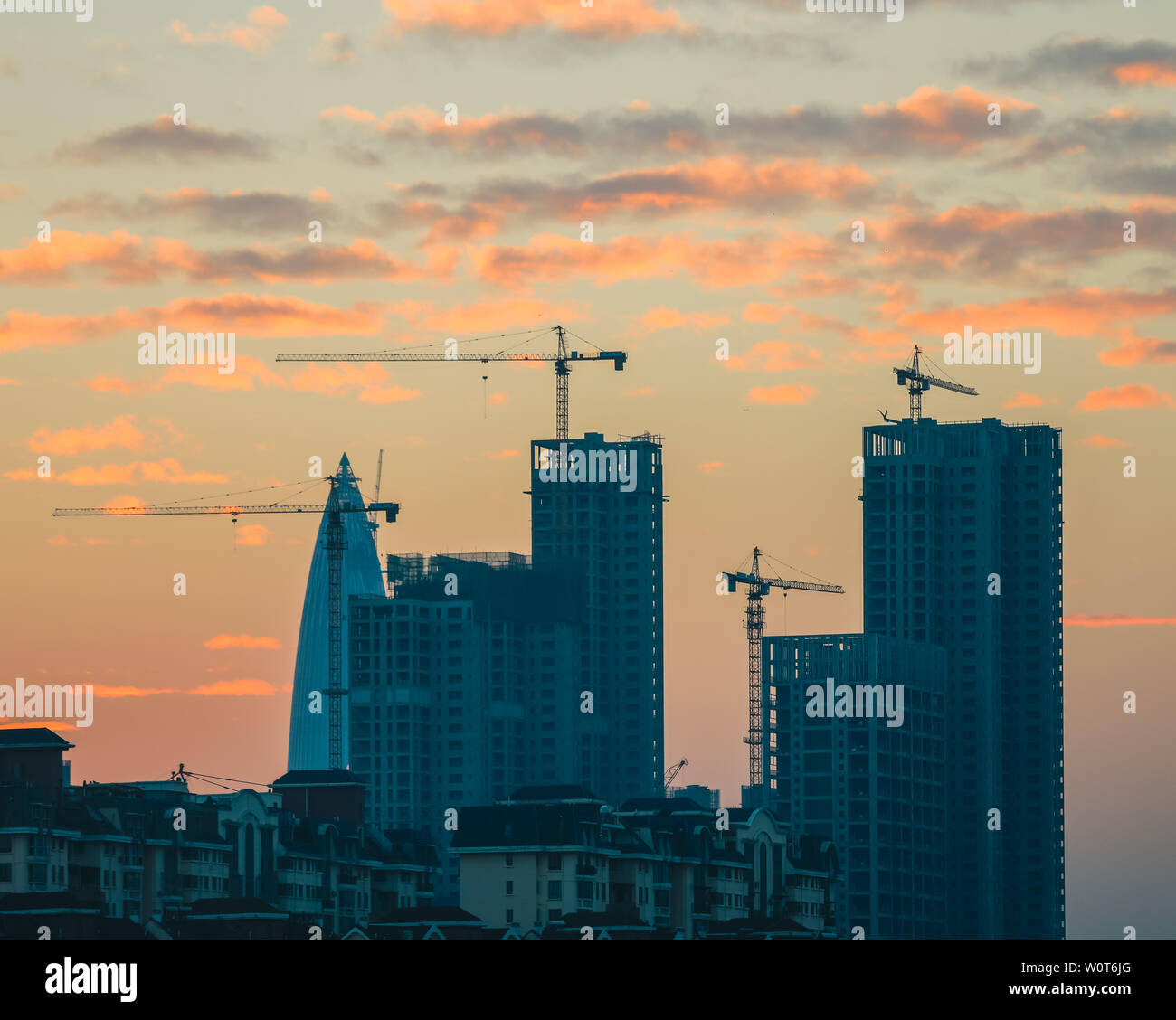 High rise building sanctuary hi-res stock photography and images - Alamy