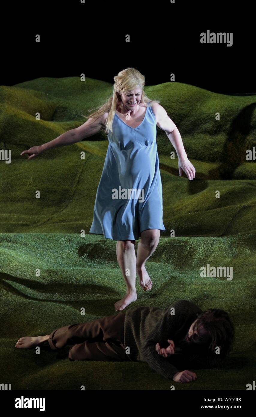 Herzog blaubarts burg hi-res stock photography and images - Alamy