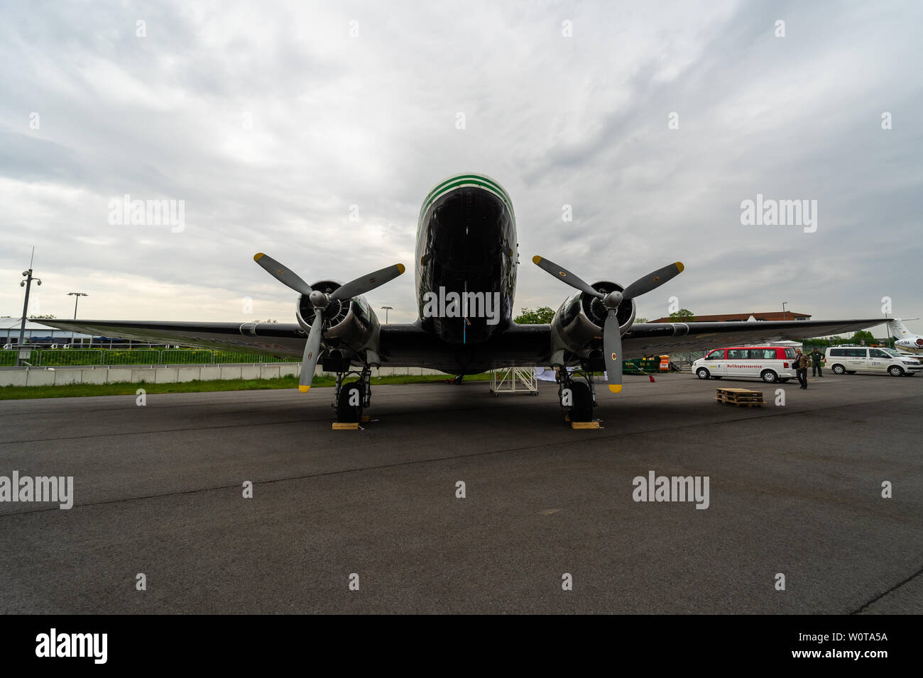 Soviet cargo aircraft hi-res stock photography and images - Alamy
