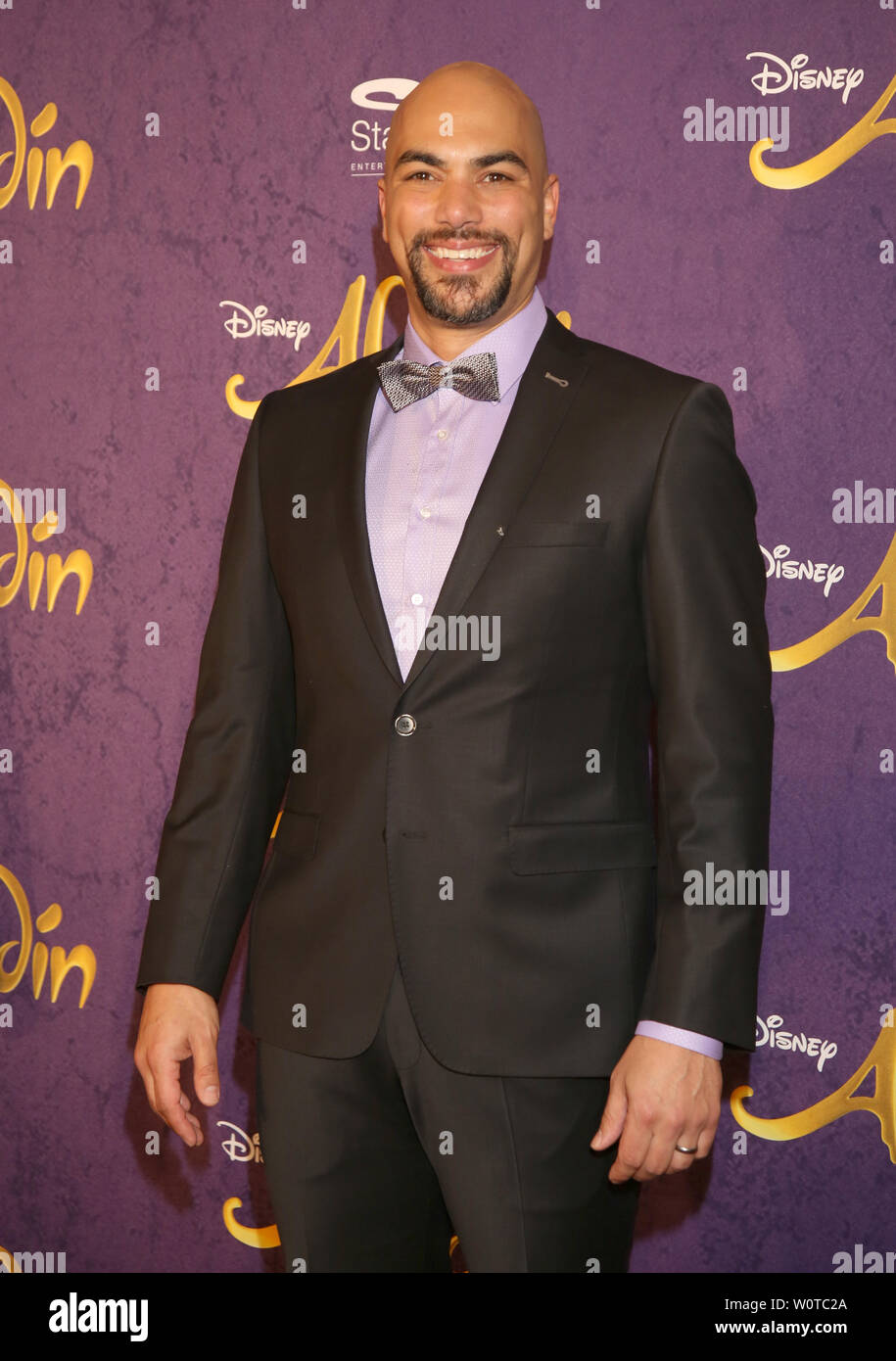 Kristofer Weinstein Storey, Roter Teppich bei Benefizkonzert ALADDIN ...
