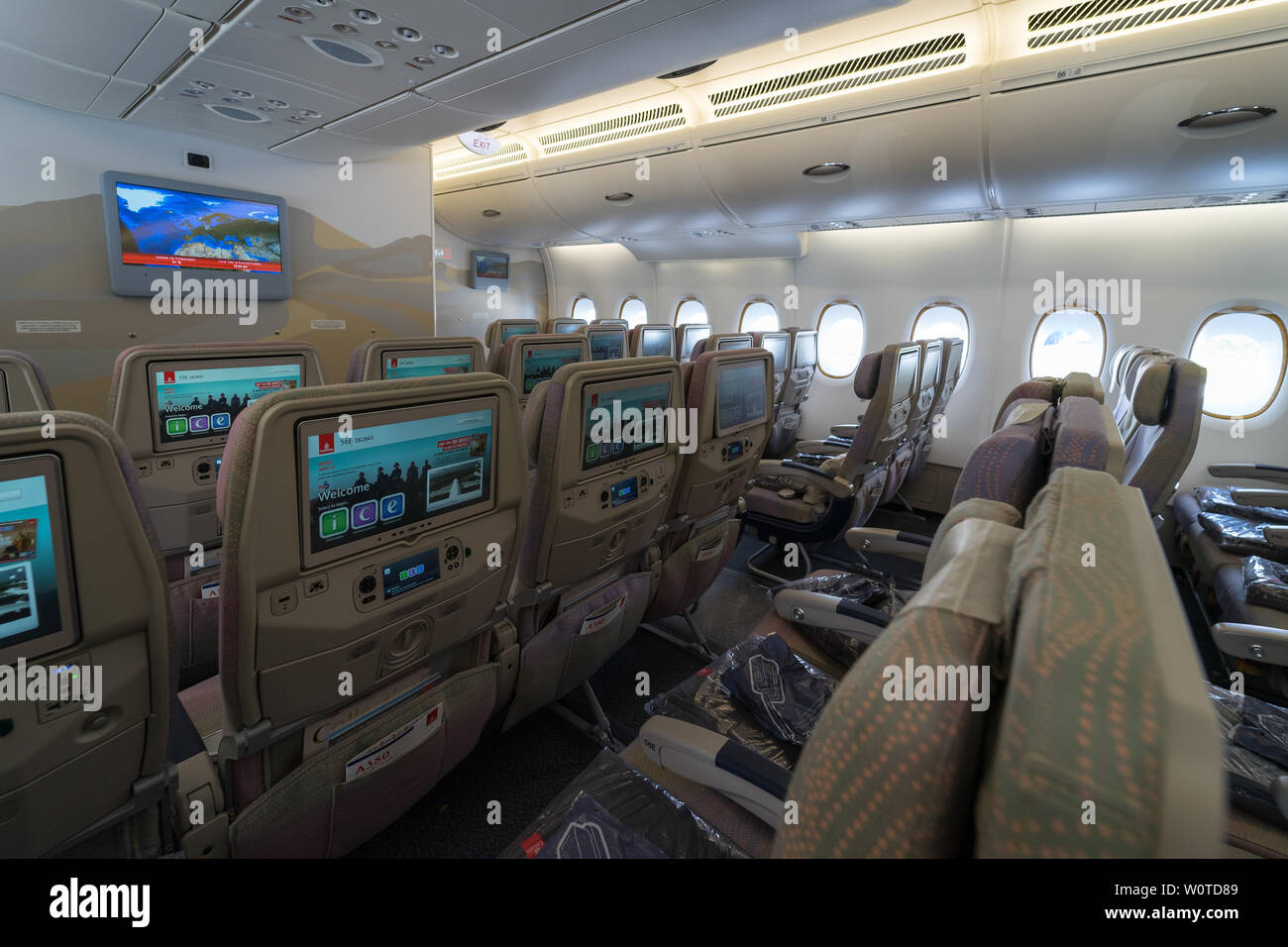 Emirates a380 economy class hi-res stock photography and images - Alamy