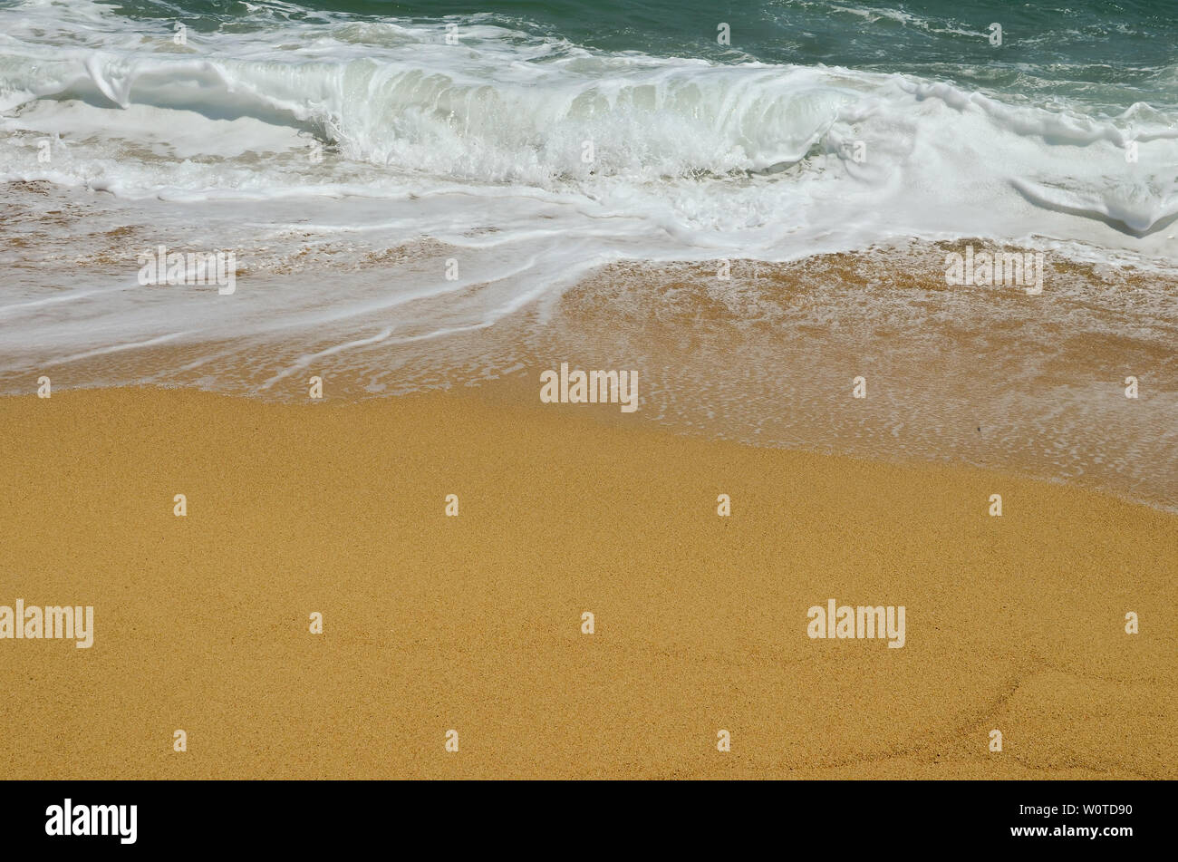 Emerald green sea water texture hi-res stock photography and images - Alamy