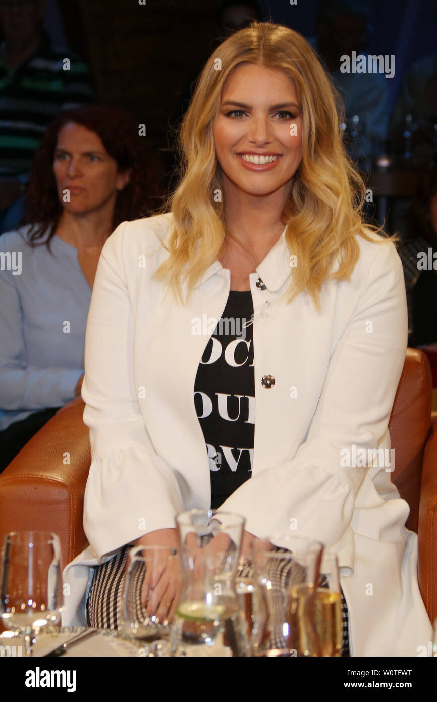 Angelina Kirsch (Curvy-Model), NDR Talkshow vom 15.06.2018, SPERRFRIST ...