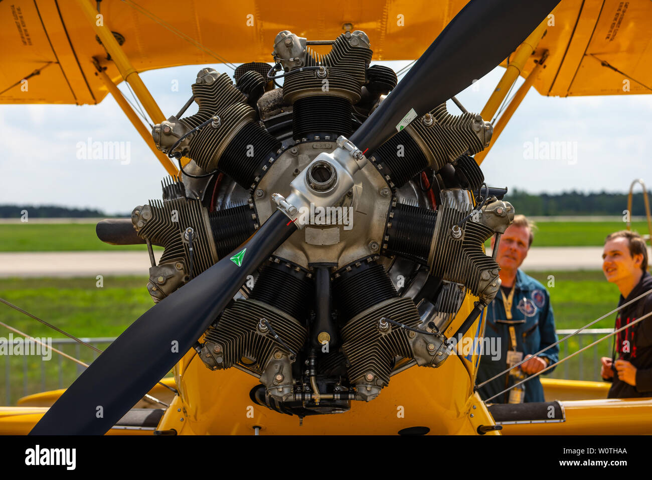 Model radial aircraft engine hi-res stock photography and images - Alamy